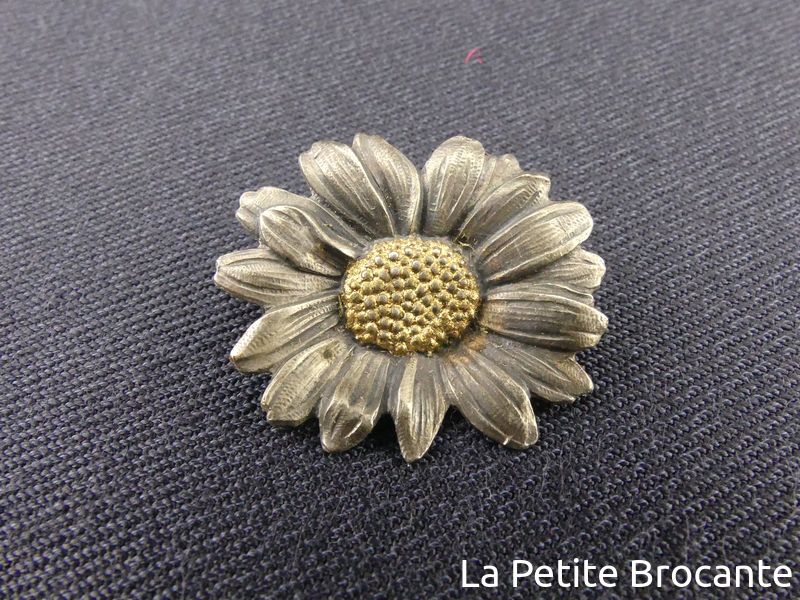 Ancienne broche marguerite de la maison Mellerio à Paris (2)
