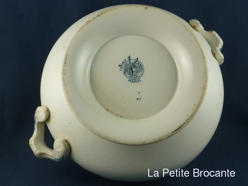 Petite soupière en faïence de St Amand modèle Maroc